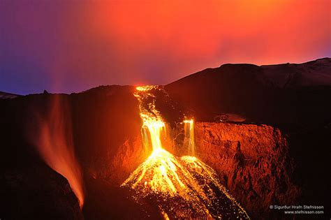 Зачем и как снимают вулканы?