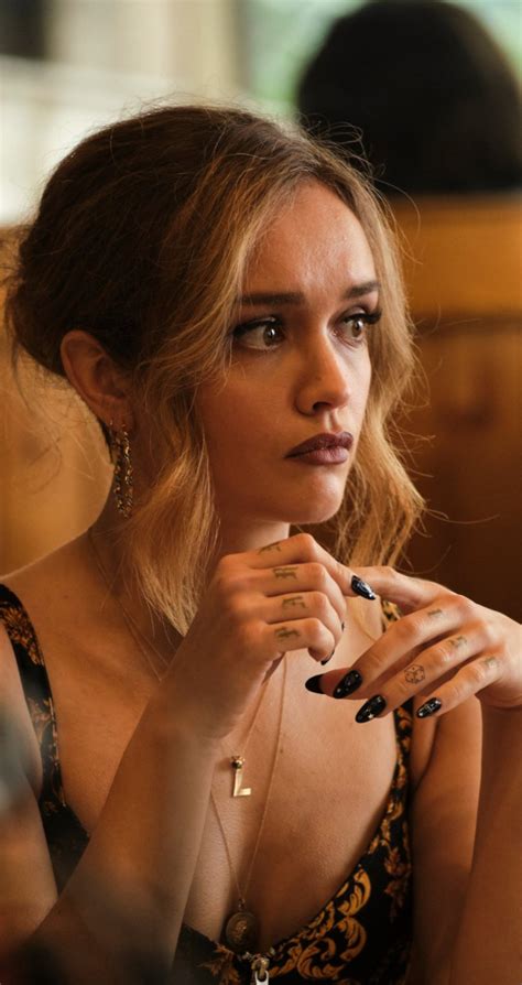 X Resolution Olivia Cooke Hd Naked Singularity X Resolution Wallpaper