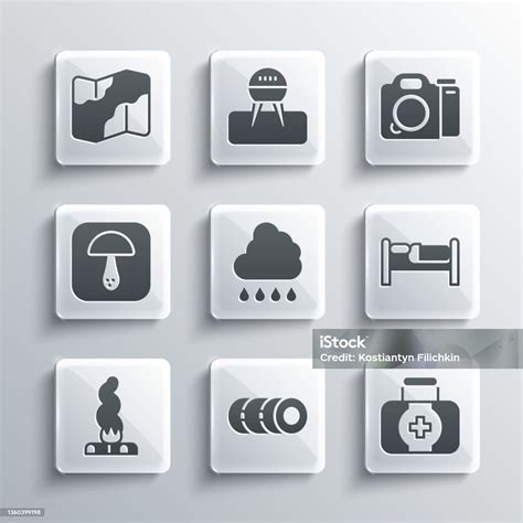 세트 담요 롤 응급 처치 키트 침대 비와 구름 캠프 파이어 버섯 캠핑과 지도와 사진 카메라 아이콘에 하이킹 벡터 가구에 대한 스톡 벡터 아트 및 기타 이미지 Istock