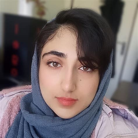 مبینا همرنگ نیکراه