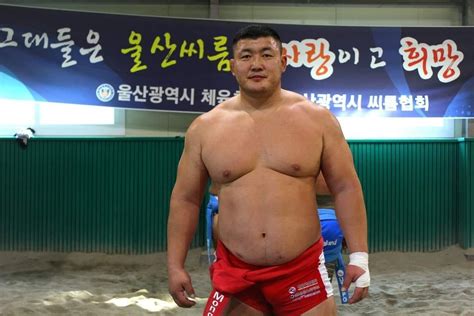 Улсын начин Д Тамир Солонгосын үндэсний бөхийн аварга боллоо