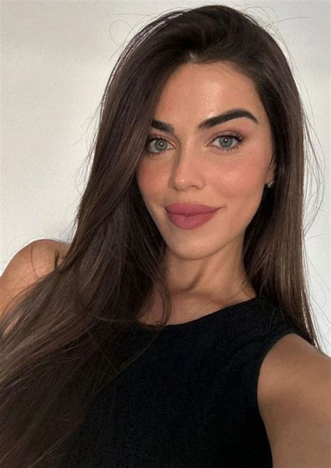 Violeta Mangriñan Comparte Su Rutina De Belleza Y La Analizamos Con