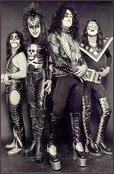 Pin De Butch Veazey En Kiss My Board Banda De Rock Kiss Fotos De Kiss Bandas De Rock Metal