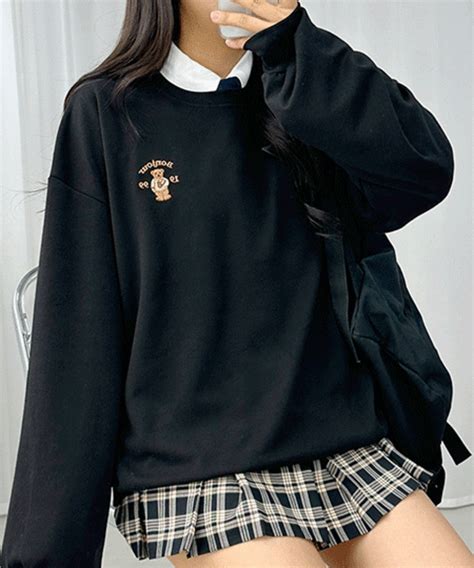 🐻귀여움보장🐻 봉주르 베어 맨투맨 ️핏보장 캐릭터맨투맨 귀여운맨투맨 학생맨투맨 교복맨투맨 가을맨투맨 가을 학생 긴팔 루즈핏 오버핏맨투맨 곰 곰돌이 캐릭터 에이블리