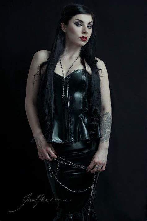 Model Sharuzen Photolesthet Iroltha Mua Barbora Sharuzen Gazurova