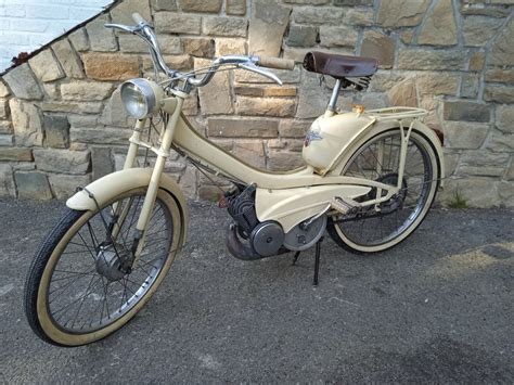 Mobylette Au44