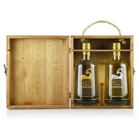 ჭაჭა Triple Distilled And Single Cask ხის ყუთით 0 50 ლ წარწერის