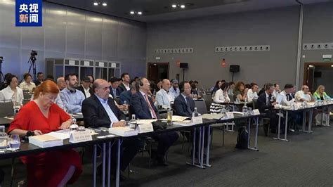 В Испания се проведе дискусия за книгата „Избрани изказвания на Си Дзинпин относно уважението и