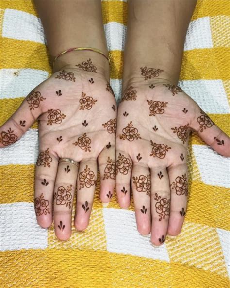 22 Girly Henna Designs For A Playful Touch Playful Rosebud Henna I
