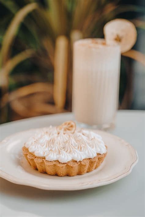 고명 과자 구운 냉장 음료 단 것 달콤한 달콤한 치아 디저트 디저트 플레이트 럭셔리 맛있는 미식가 밀크