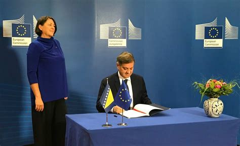 БиХ го потпиша Договорот за транспортна заедница со ЕУ