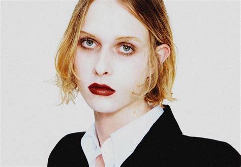 Nieuwe Singles Lauren Auder Hawthorne81 Atoms