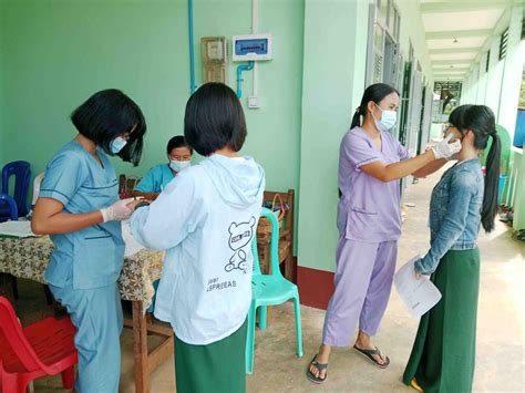 ဆီဆိုင်မြို့ အမှတ် ၄ အခြေခံပညာမူလတန်းကျောင်း၌ ကျန်းမာရေးစစ်ဆေးပေးခြင်းနှင့် အသိပညာပေးဟောပြောပွဲ