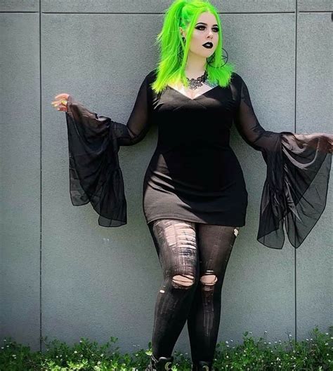 Pin By Andi On ՏͲᎽᏞᎬ Curvy Girl Outfits Goth Outfits Edgy Outfits