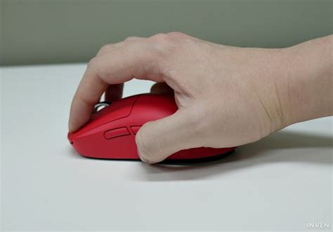 당신을 사로잡을 고혹적인 빨간 마우스 로지텍 지프로 슈퍼라이트 레드
