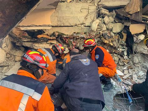 ЭРЭН ХАЙХ АВРАХ БАГ ГУРАВ ДАХЬ ӨДРӨӨ ҮҮРЭГ ГҮЙЦЭТГЭЖ БАЙНА Humanz