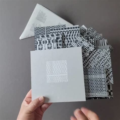 B Platform 비플랫폼 새 크베타 파코브스카 재입고 새는 알에서 벗어나 곧 날아갈 수 있다는 것을 알고 있을까요 새는 날아가는 법을 배울 필요가 없습니다