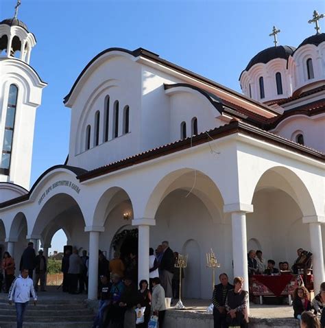 Храм Свети равноапостолни царе Константин и Елена Гара Елин Пелин