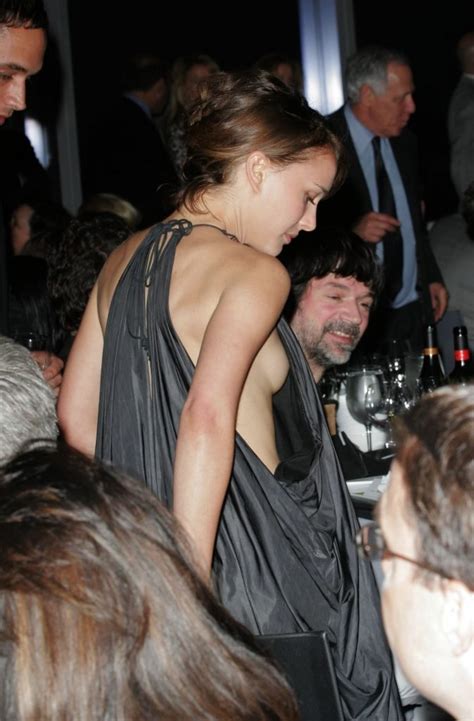 Natalie Portman Sideboob 9 Photos Thefappening