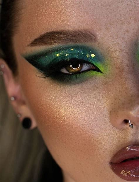 Make Up Lover Make Up Artist Green Eyeshadow Göz Makyajı Makyaj Gözler