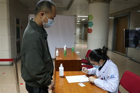 路桥区文体中心新冠病毒疫苗方舱接种点进行试运行，预计31日正式投用新冠肺炎新浪新闻