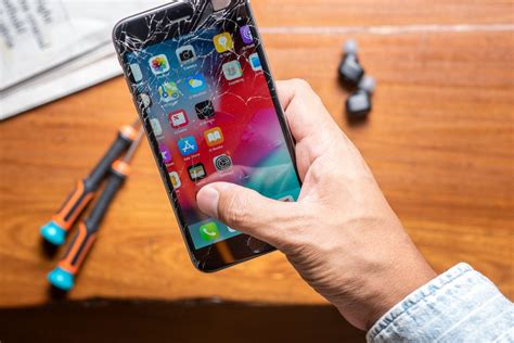 How To Fix A Cracked Phone Screen Mobile Klinik