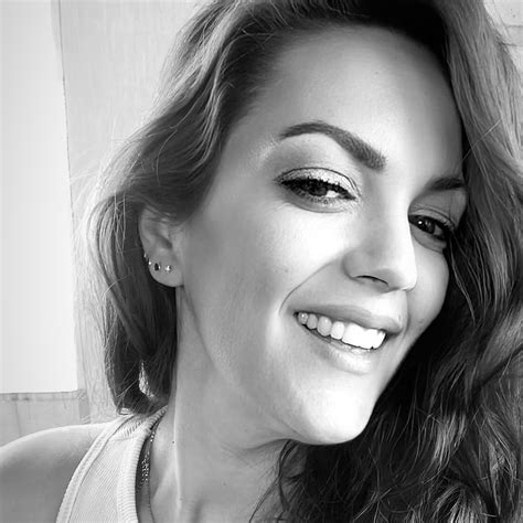 Nos Seguimos En Insta Ha Empezado A Seguirte Instagram Mamaalaultima
