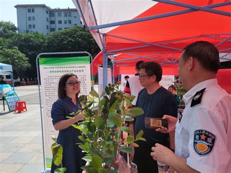 海南大学油茶团队参加五指山市第十九届科技活动月启动仪式和科普大集 作物学系、农业资源与环境系 热带农林学院