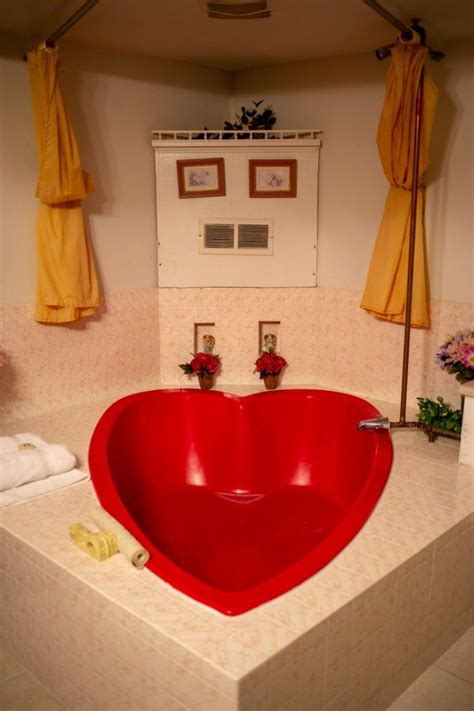 Heart Shaped Bathtub Hotel At Kenton Williams Blog