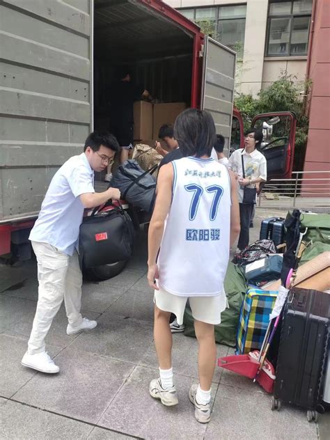 我校2023年学生搬迁工作圆满完成
