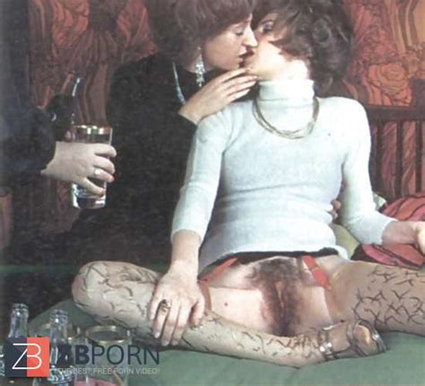 Sh Retro Girly Girl Damsels Kisssing And Pawing Zb Porn