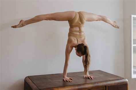 Yoga Poses For Couples Kissing
