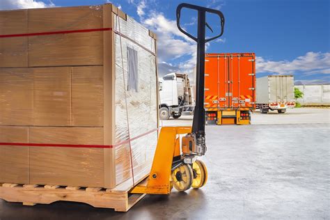Tips For Safe Pallet Handling Heat Treated Custom Pallets