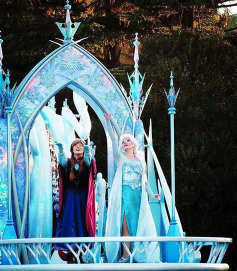 Pin By 13ath 2 On Elsa And Anna Disney Frozen Fair Grounds Disney