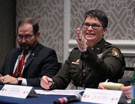Army To Put One Star Recruiting Hubs In Los Angeles Atlanta