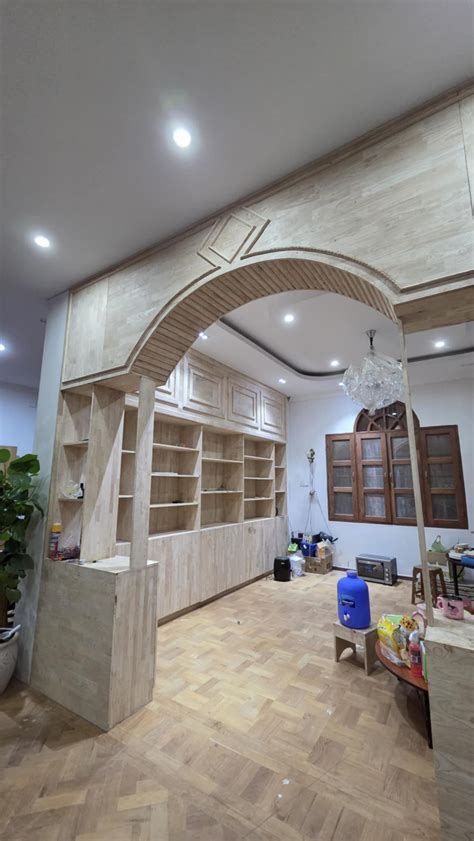 Wai ဒါကြီးက အောက်ထပ် က ဒီဘက်မှာ ဝေ့ ကျောက်မျက်ရတနာ Showroom လုပ်ဖို့ အခန်းလေး သီးသန့်ရှိတယ