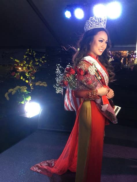 Representing Queen Of Miss Vietnam Of Sacramento Tracie Dang
