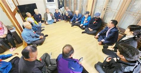 전남 장흥군 장평면 어버이날 맞이 카네이션 달아드리기 위키트리