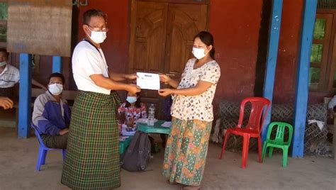 ဆမီးမြို့၌ တိုက်ပွဲရှောင်ပြည်သူများနှင့် မြို့ခံပြည်သူများအား ငွေက