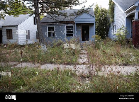 Inner City Detroit Neighborhoods Filmed Ca 2010 By Dembinsky Photo
