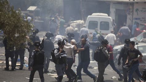 Десетки ранени и арестувани по време на протестите в Алжир Новини бг