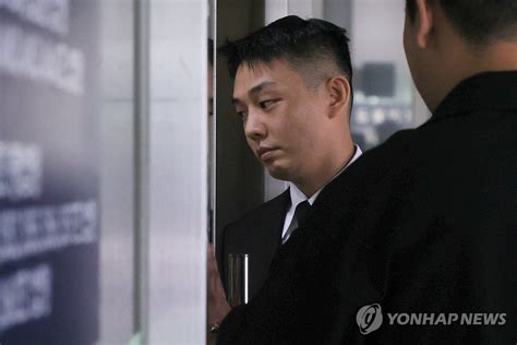 유아인에 진료기록 없이 프로포폴 투여한 의사 벌금 4천만원 나무뉴스