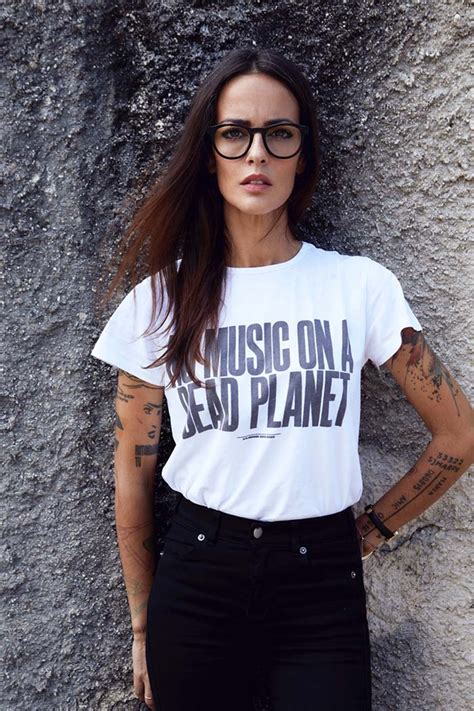 Biografía Vega Oficial
