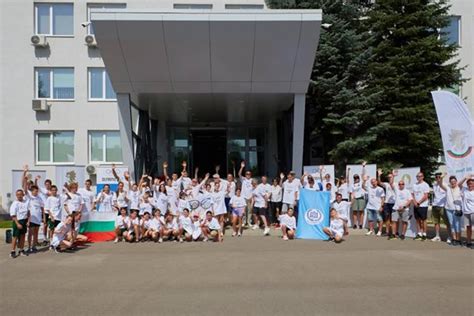 Щафетата със символичния олимпийски огън финишира пред НСА Снимки