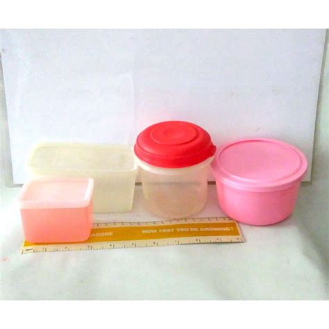 Assorted Plastic Containers Furniture And Home Living Kitchenware