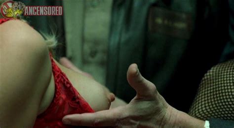 Naked Maria Bello In Auto Focus