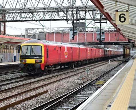 Class 325 No 325002 In Red At Crewe £1 00 Picclick Uk