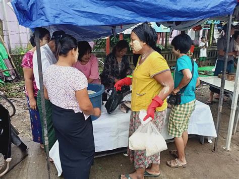 ဒိုက်ဦးမြို့နယ်တွင် မြို့နယ်အတွင်းရှိ စားသုံးသူပြည်သူများအား ဆန်နှင့်စားသောက်ကုန်ပစ္စည်းများအား