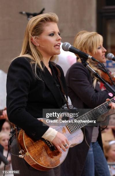 1757 Dixie Chicks Martie Maguire Photos And High Res Pictures Getty Images