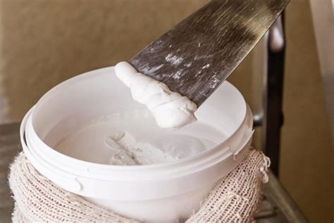 What Type Of Joint Compound Is Easiest To Work With In Repairing 2 To 4